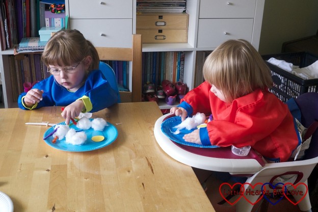 Up in the sky: themed crafts for toddlers and preschoolers - Little ...