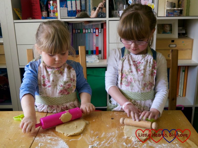 Baking with kids: yummy Easter biscuits with no refined sugar - Little ...