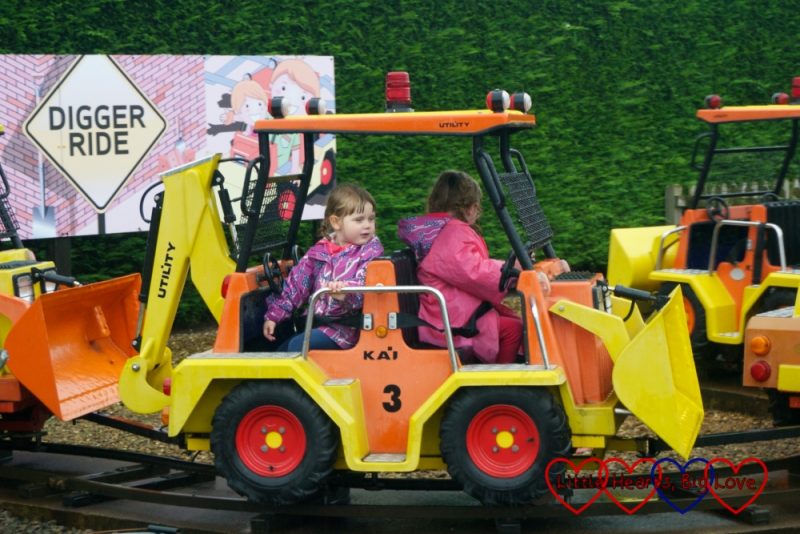 Fun in the rain at Paultons Park and Peppa Pig World - Little Hearts ...