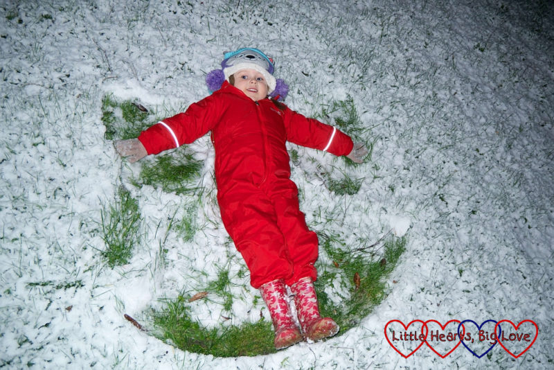 The first snow of the year - Little Hearts, Big Love