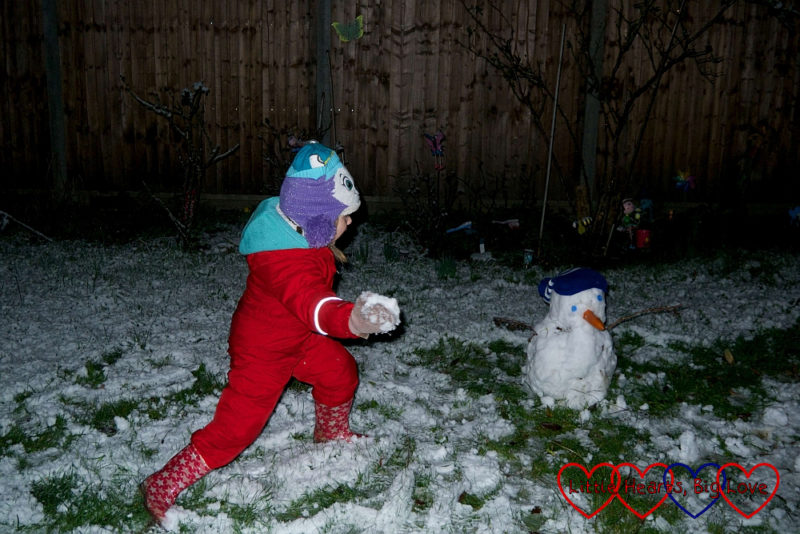 The first snow of the year - Little Hearts, Big Love