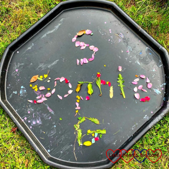 Outdoor learning and sensory play using the tuff tray - Little Hearts ...