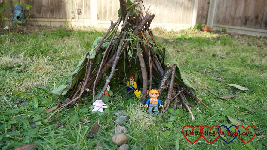 Outdoor learning: making a toy den - Little Hearts, Big Love