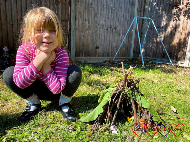 Outdoor learning: making a toy den - Little Hearts, Big Love