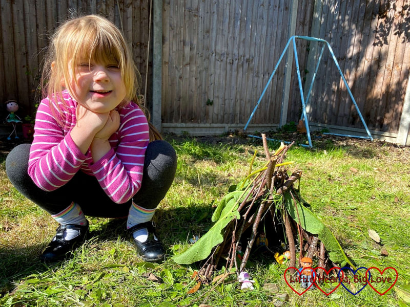 Outdoor learning: making a toy den - Little Hearts, Big Love