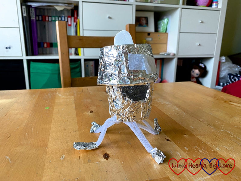Learning through play: Moon landing crafts for small world play ...