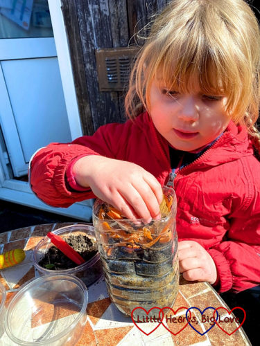 Outdoor learning: making a wormery - Little Hearts, Big Love