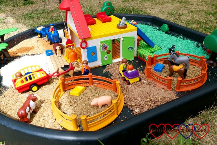 Outdoor learning and sensory play using the tuff tray - Little Hearts ...