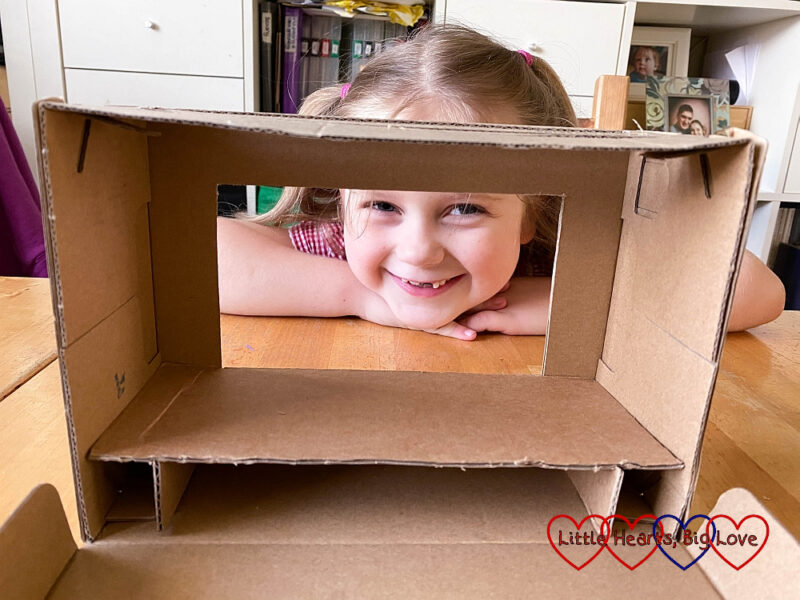 How to make a shoebox theatre - Little Hearts, Big Love