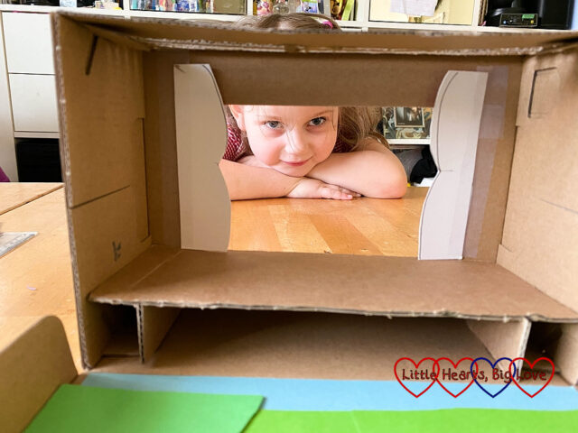 How to make a shoebox theatre - Little Hearts, Big Love