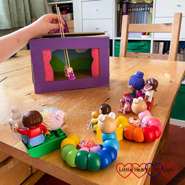 How to make a shoebox theatre - Little Hearts, Big Love