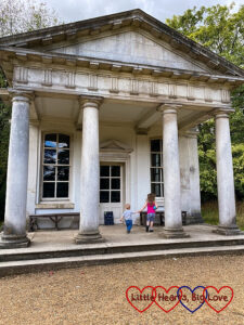 A walk around Osterley Park - Little Hearts, Big Love