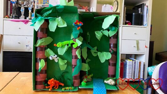 Crafting with kids: A rainforest in a shoebox - Little Hearts, Big Love