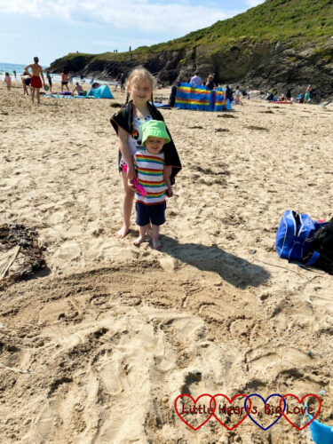 An afternoon on the beach at Baby Bay - Little Hearts, Big Love